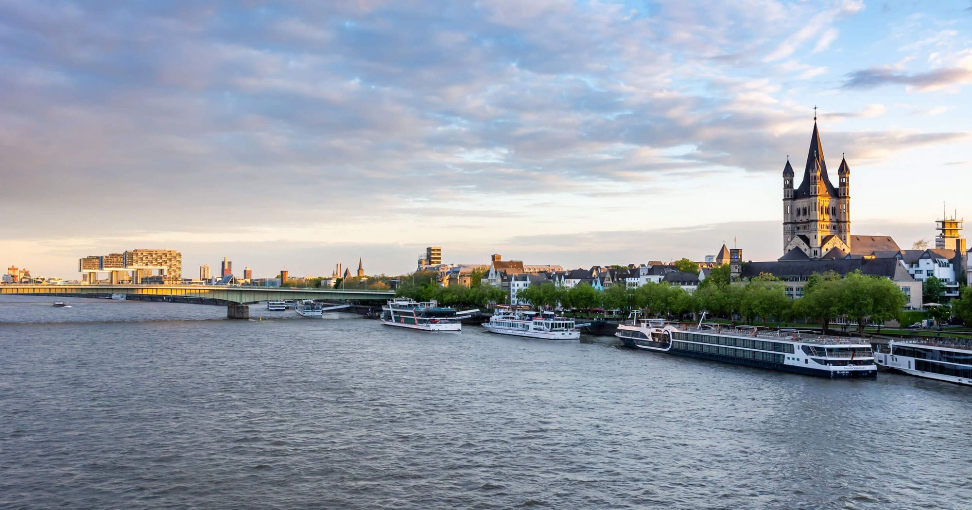 Schiffstouren auf dem Rhein: Rundfahrten & Ausflüge | KölnTourismus